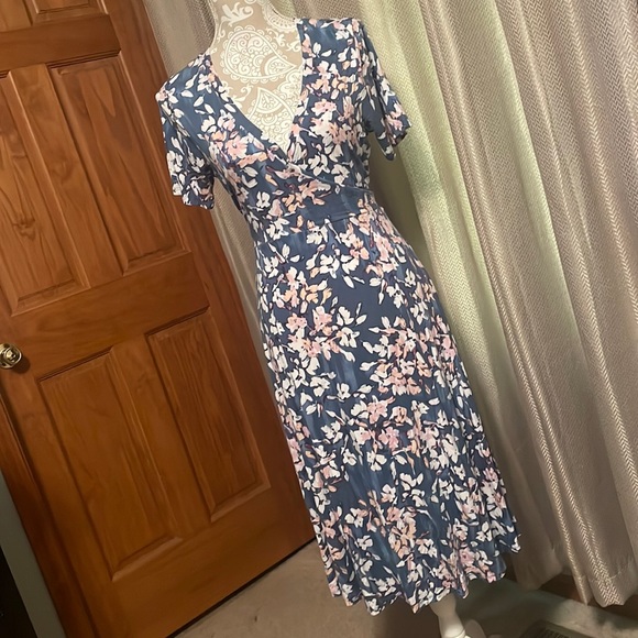 Matty M | Dresses | Blue Floral Print Mock Wrap Midi Dress | Poshmark